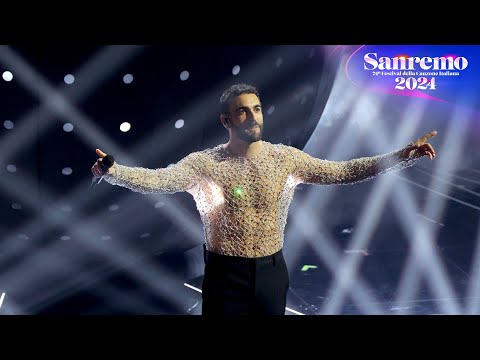 Sanremo 2024 - Marco Mengoni canta 'Due vite'