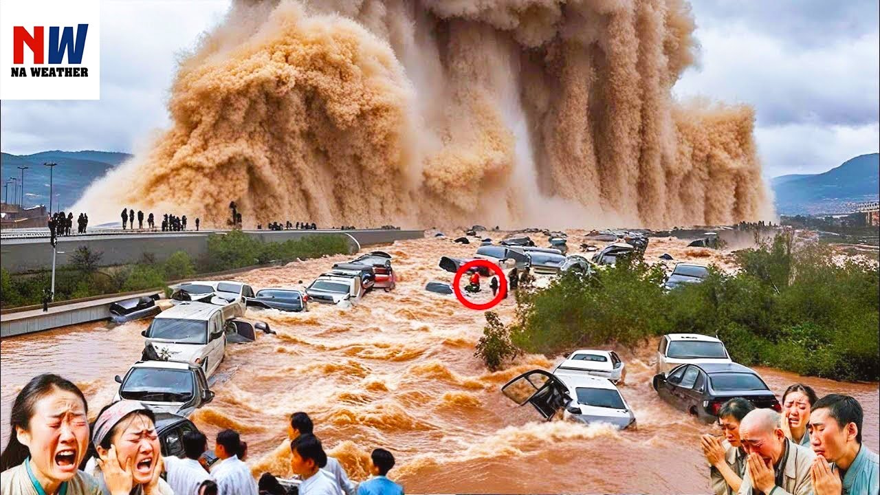 20 Scariest Unbelievable Flash Floods and Landslides Footages Caught on Camera