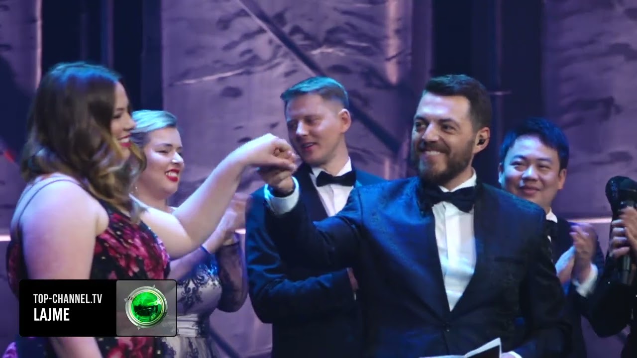 Top Channel/ Finalja e festivalit “Marie Kraja”/ Çmimi i parë për ... Top Channel/ Finalja e festivalit “Marie Kraja”/ Çmimi i parë për ...