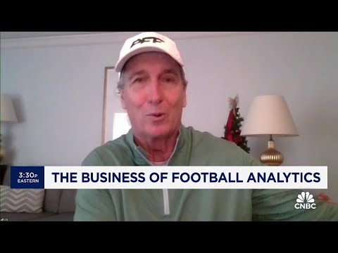 Legendary broadcaster Cris Collinsworth on Peacock's first NFL game, football analytics and more