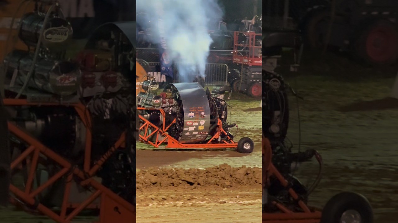 Radial Reactor Modified Pulling Tractor with a 3350 cubic inch engine at The Pullers Championship