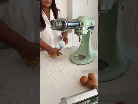 KitchenAid Stand Mixer - DIY Pasta