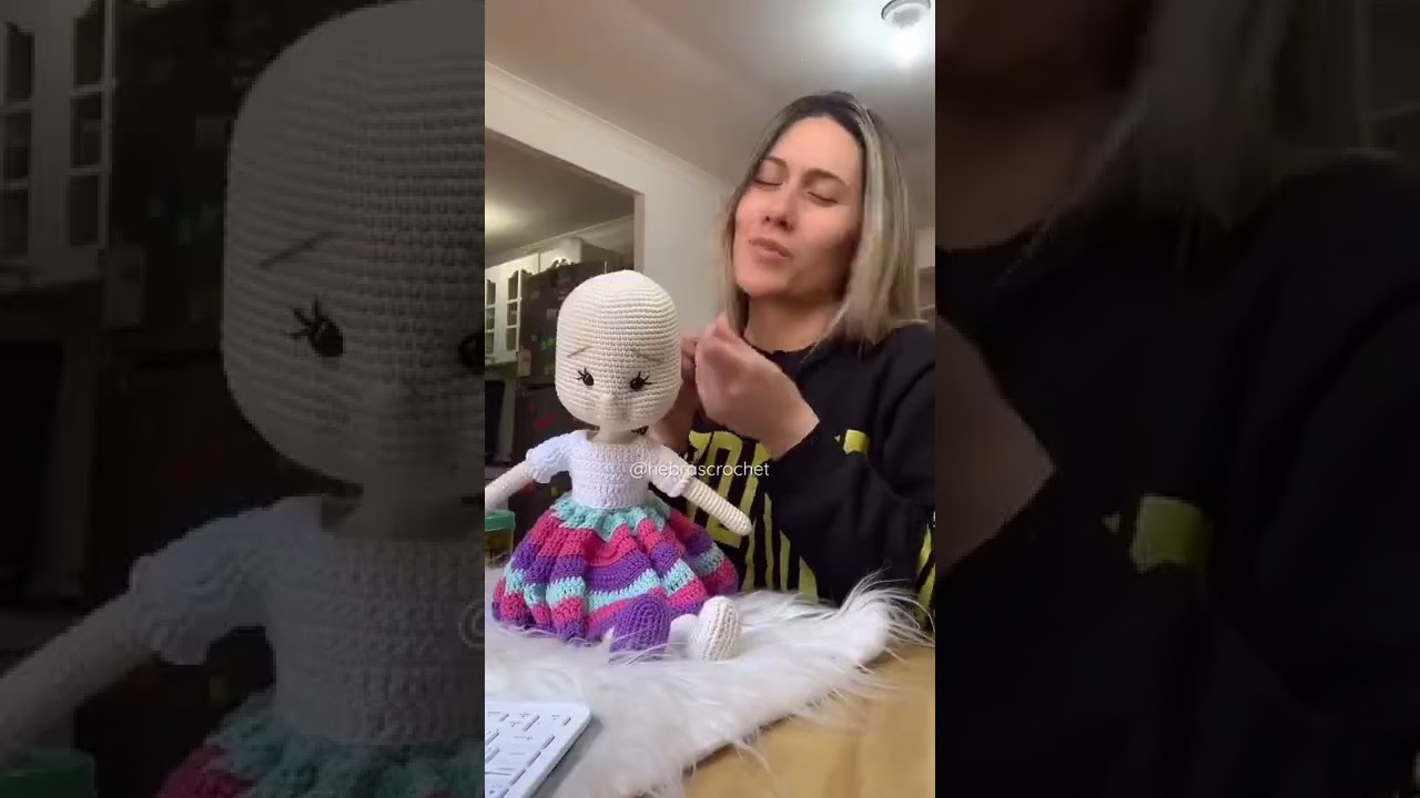 Una Muñeca personalizada: tejida a mano es mucho mas especial, fue creada con AMOR #amigurumi