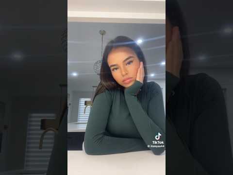 Brunette baddie β€οΈπ¦ #shorts #viral #girl #beautiful #stunning #prettygirl #cute #baddie #gorgeous