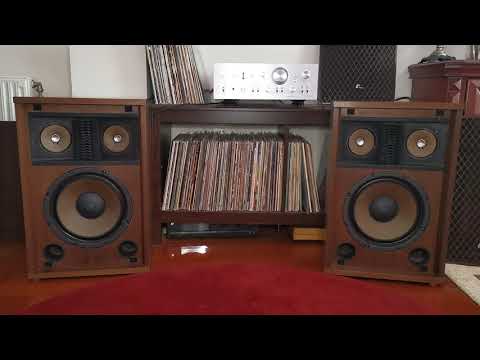 Sansui sp 2500 vintage speakers - pioneer SA-9500 ii amplifier