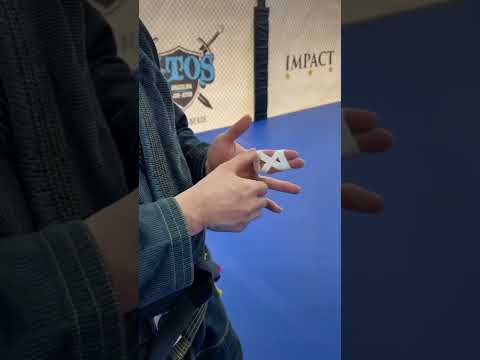 🥋 How to Tape Fingers for BJJ #shorts #bjj