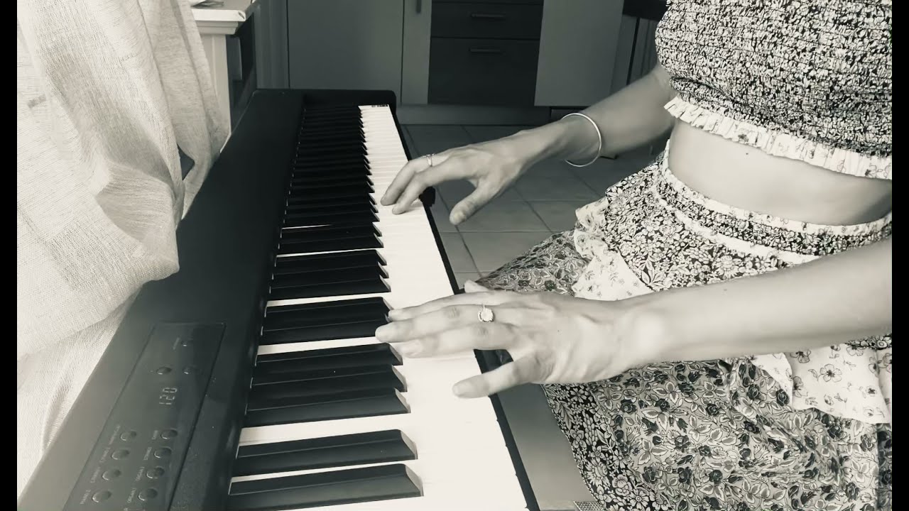 Beautiful piano piece  ESPOSA - Gary Girouard (by Kellie Planques)