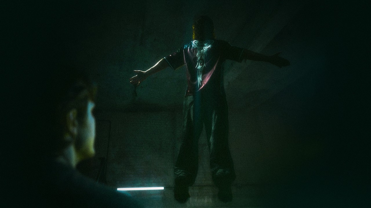 DON BROCO - True Believers [Feat. Sam Carter](Official Music Video)