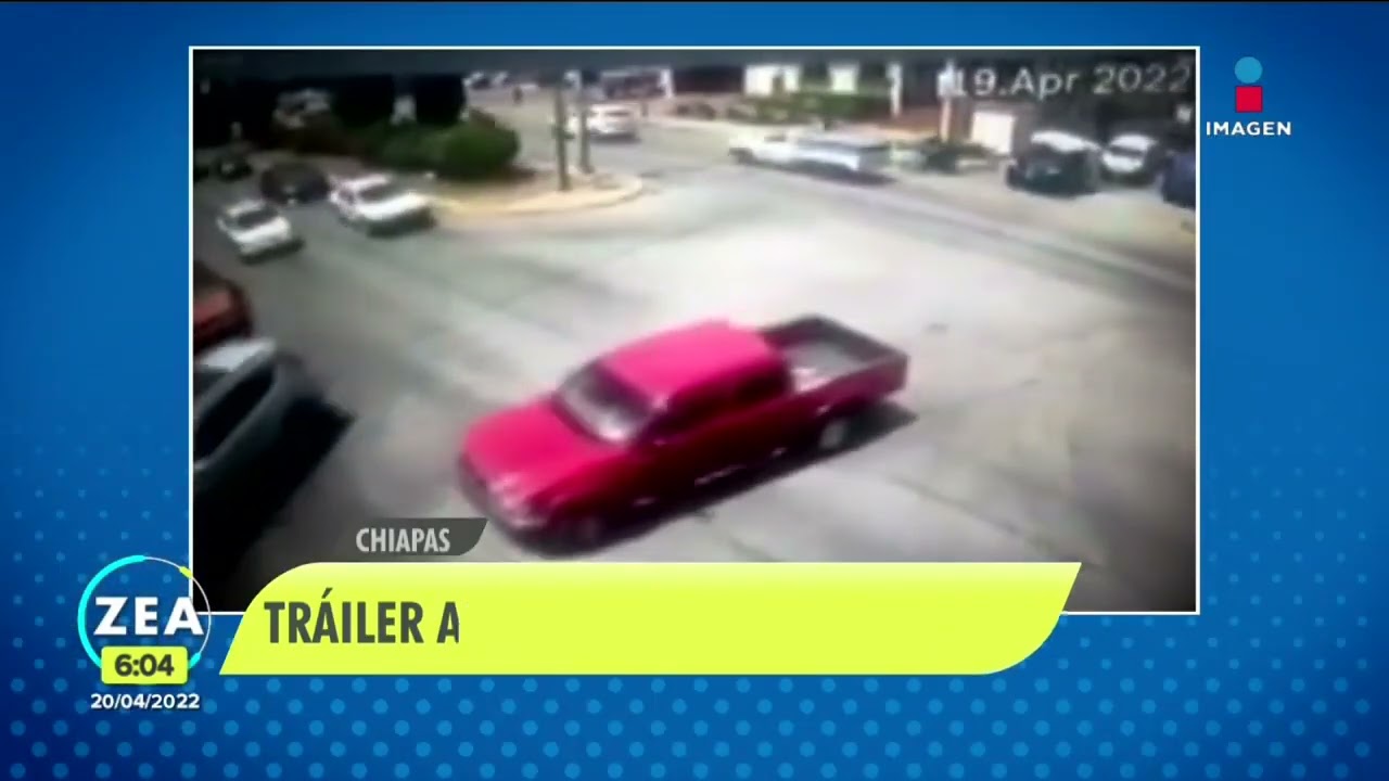 VIDEO: Tráiler se queda sin frenos y arrolla a 12 vehículos | Noticias con Francisco Zea