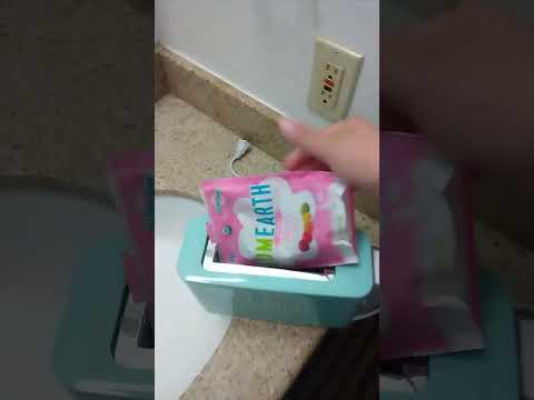 GIGGLES CANDIES IN THE TOASTER