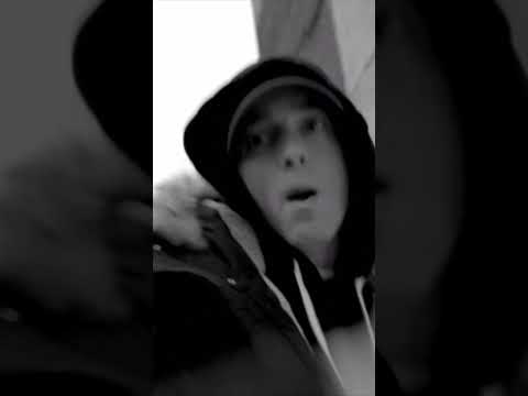 Eminem was hawk tuahβing way before Hailey Welch!