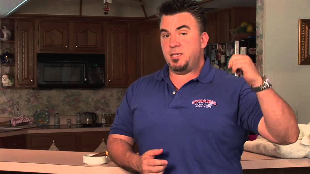 Bagaimana Cara Menghilangkan Bau Asap dari Karpet?