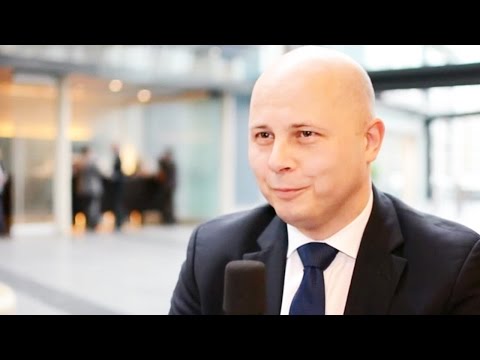 Was macht ein Mitarbeiter Steuerungssysteme und Reporting der apoBank?
