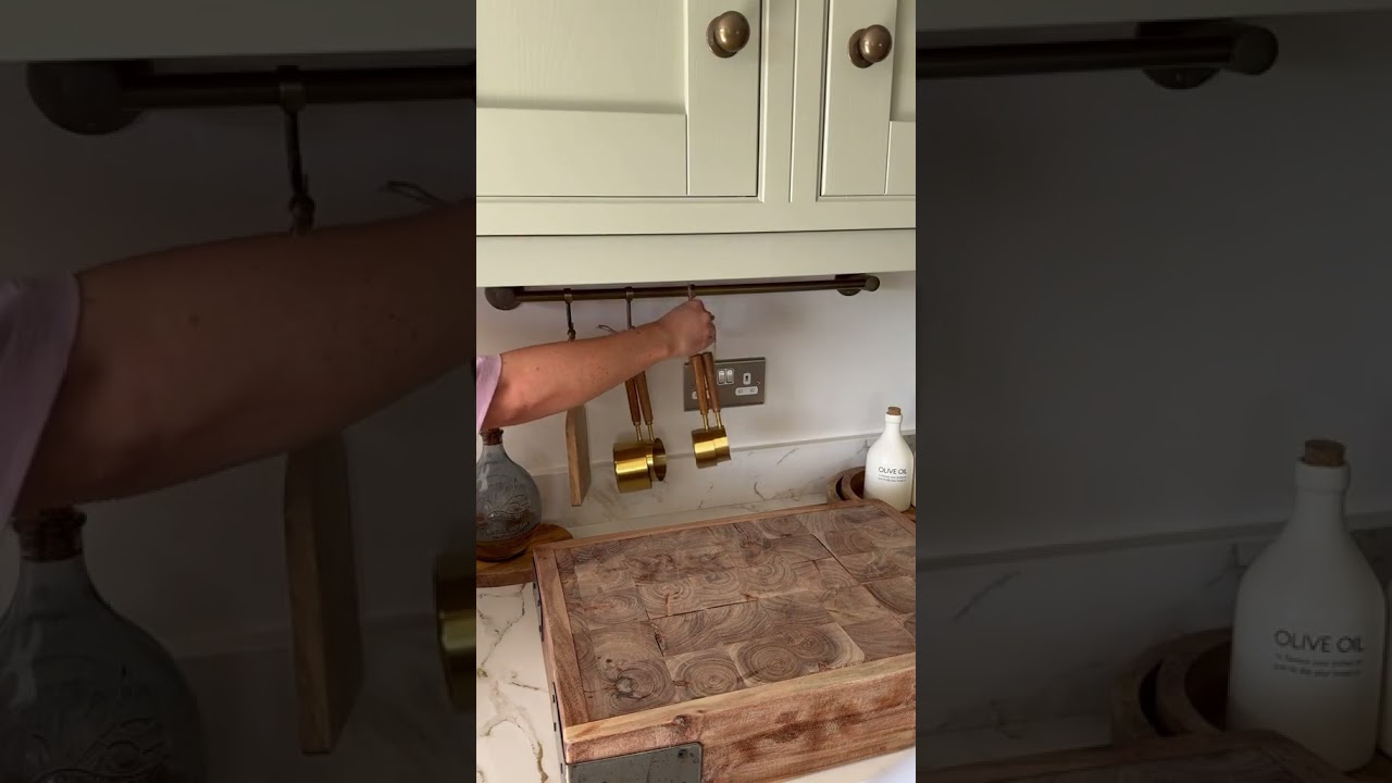 BrassBee: Tiny Chopping Board = Big Convenience, But Those Measuring Cup-Pans? Just for Decor! 😂✨