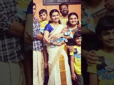 Cute Actress Saranya Mohan family Recent photo// #family #saranyamohan
