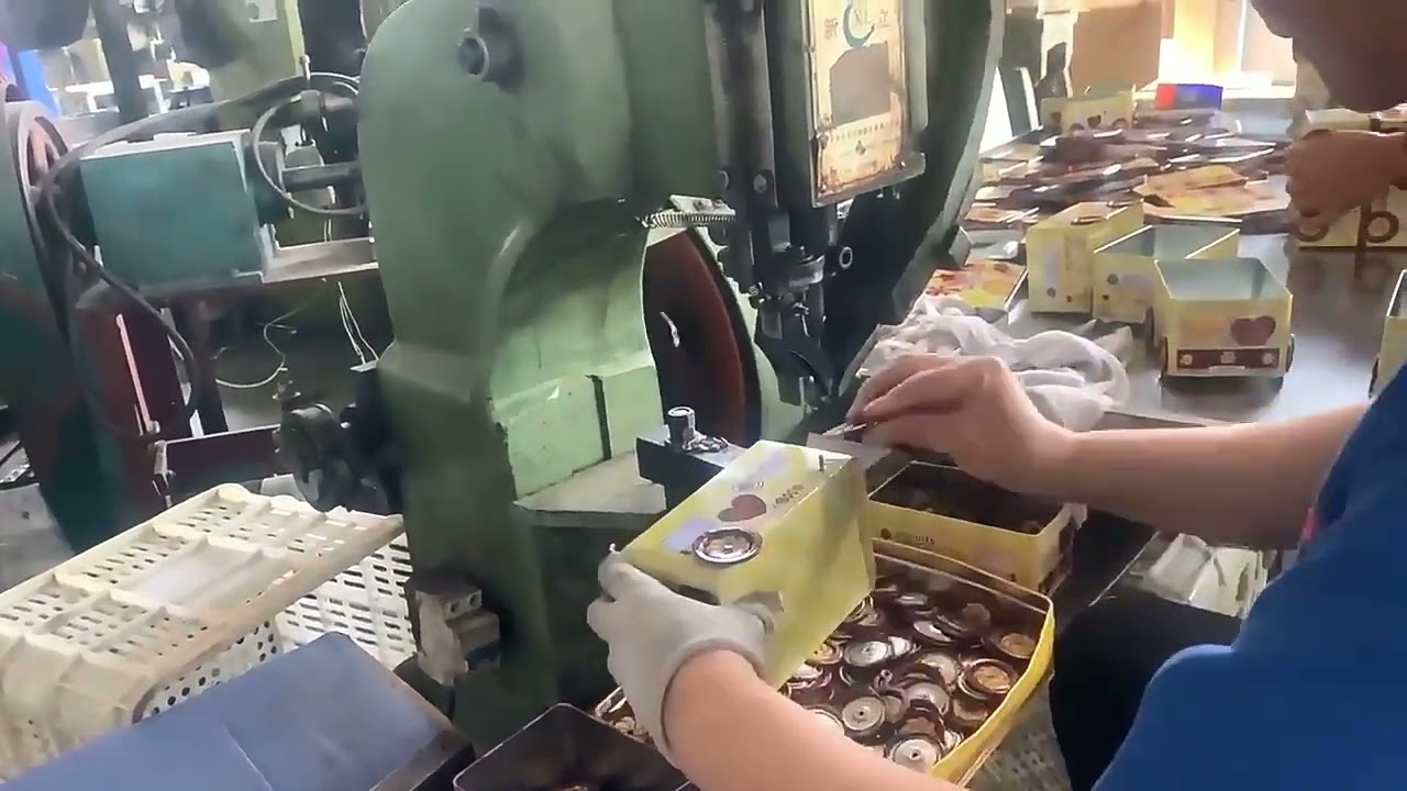 Custom Embossed Tin Cookie Box Metal Biscuit Container