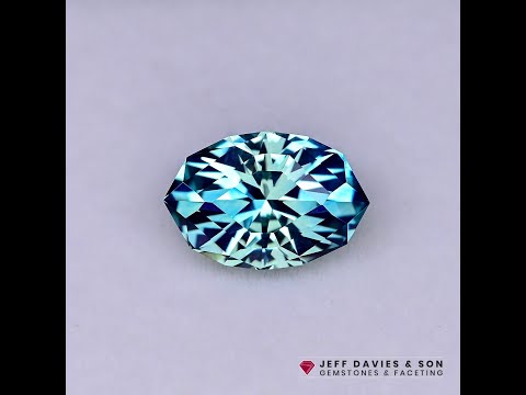4.25ct LAB bi-colour Sapphire