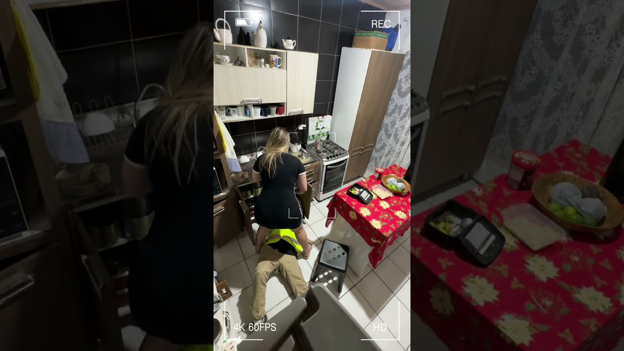 Look how my wife greeted the plumber at our house! 🐂😩 