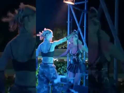 Girls Ravers #music #dancing #ravers #hardcore #redoalfo #festival