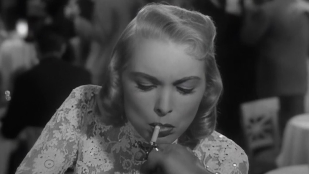 Janet Leigh smoking – Compilation (1951-1975)