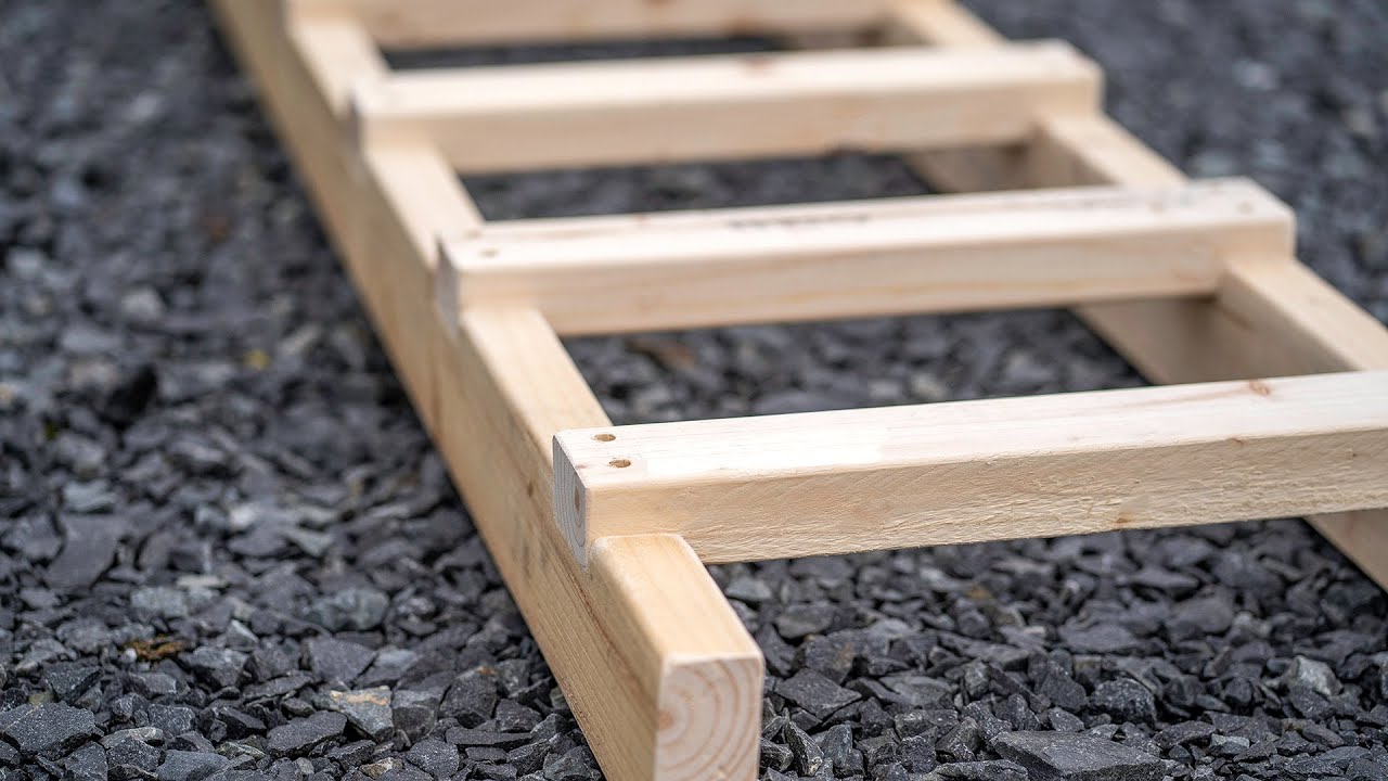 Simple wooden step ladder made with basic power tools