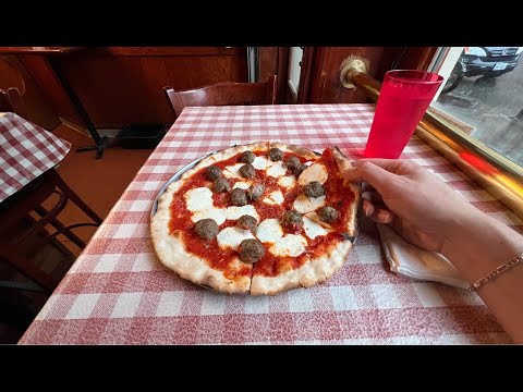 Let’s eat NYC Pizza on a Rainy Day | Saluggi’s in Tribeca