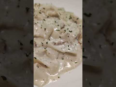 CREAMY CHICKEN ALFREDO ๐คค#food #chickenalfredo #shorts