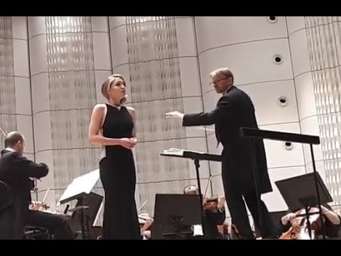 Patricia Janečková: O Mio Babbino Caro (with Italian and English subtitles)