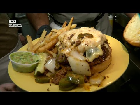 We're Open: Oscar's Pub and Grill