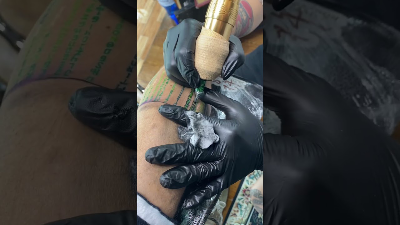 Matrix code tattoo- tattoo nam Dinh