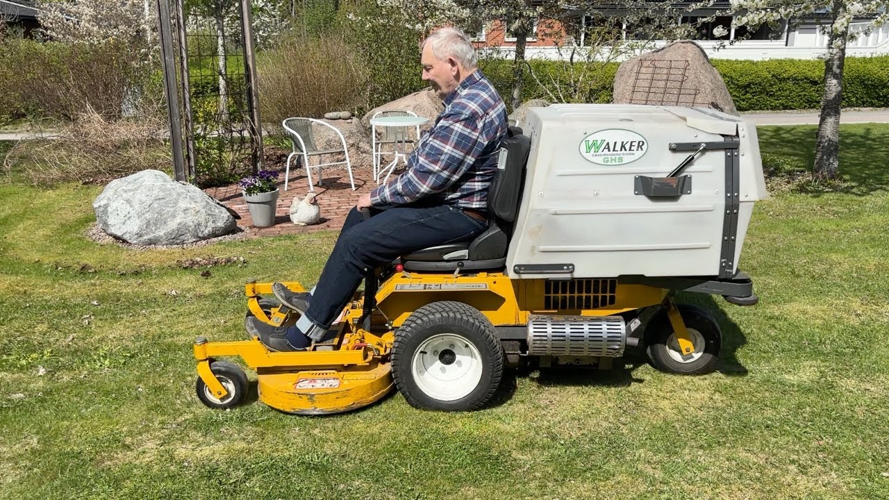 Gräsklippare Walker MCGHS, Tierp, Klaravik auktioner