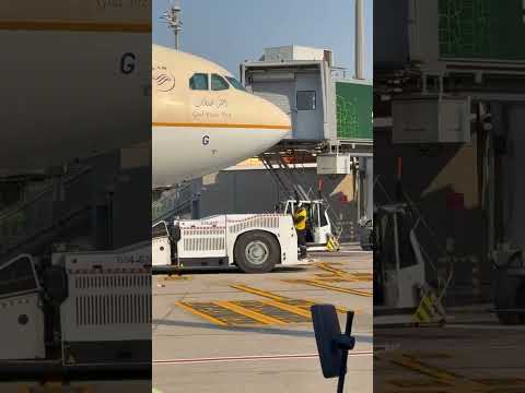 Saudi airlines Airbus A330 #shortvideo #travel #saudiaarbia #love #saudiairlines #trending #trend