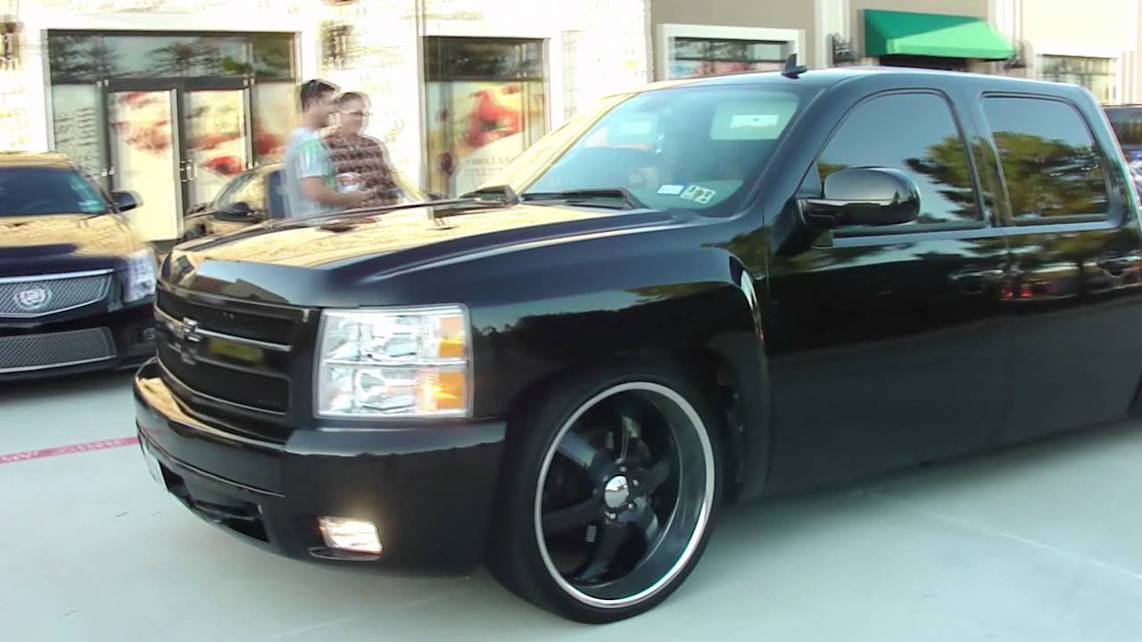 Bagged Silverado on 24's [HD]