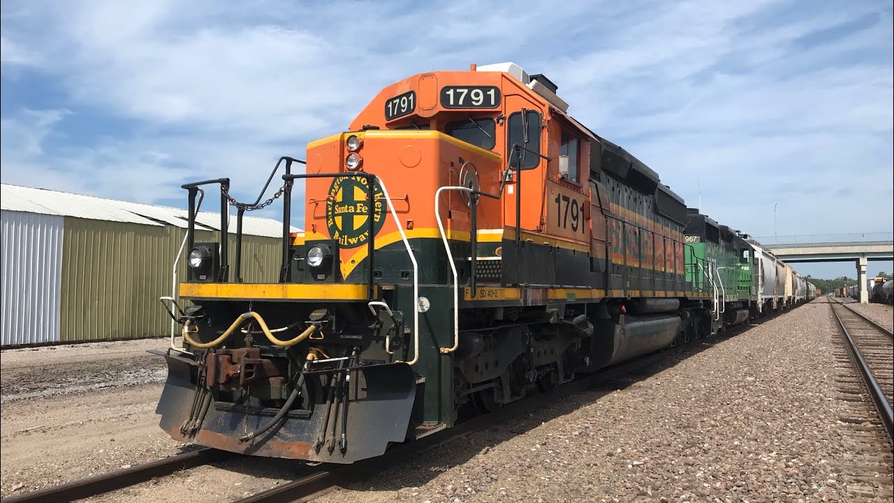 Sole Survivor- BNSF SD40-2 1791 & 1925