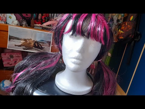 Draculaura Wig Styling Tutorial (Monster High Cosplay)