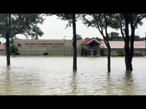 Video shows severe flooding at Kentucky elementary school