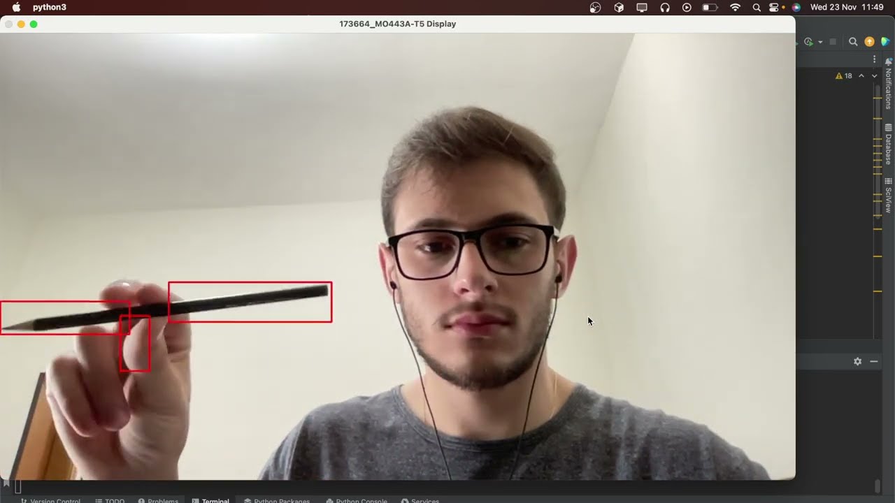 Detect movements by a video camera - Python