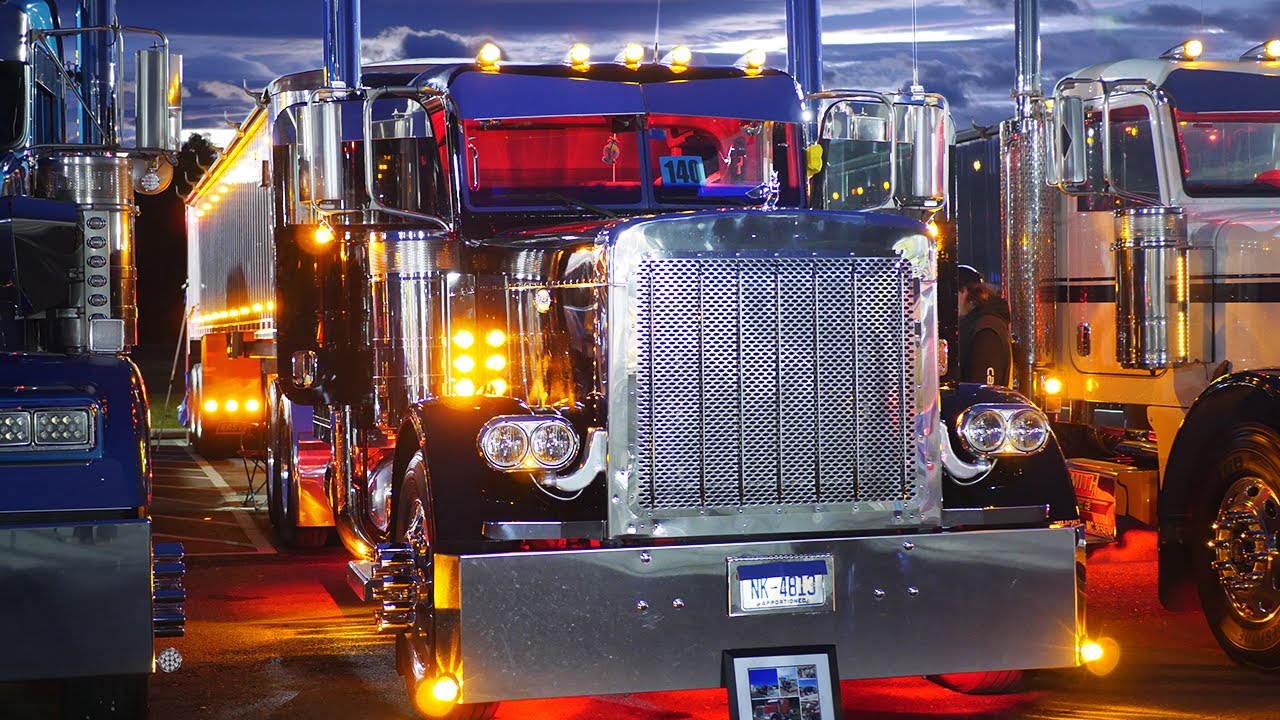 Custom Peterbilt 379 of T&M Haulers, operated by Brandon Burroughs