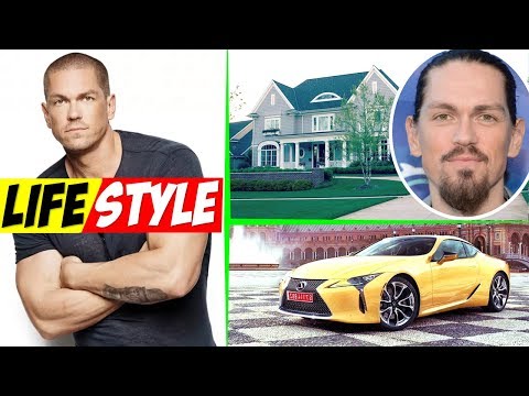Kevin Ball (Steve Howey) Lifestyle | Shameless Cast Net Worth, Girlfriend, Interview, Biography