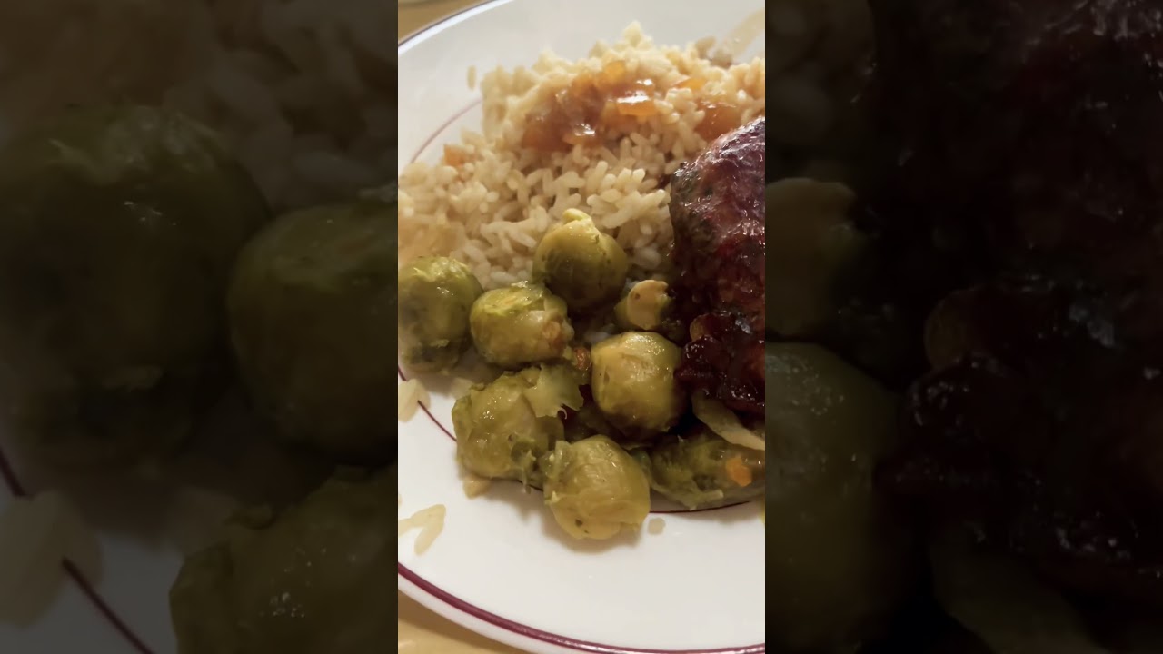 1 euro meal set at a university cafeteria in France 🇫🇷. #cafeteria #shorts