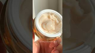 Estée Lauder Revitalizing Cream Supreme #texturetuesday #textureshot #macrovideo