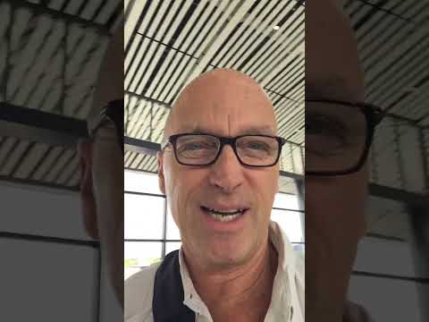 A very long walk in the Panama airport - Venezuela Now - May 7th, 2023