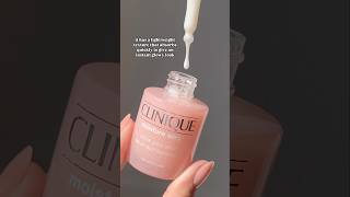 Clinique’s Moisture Surge Glow Serum is lightweight & gives an instant glowy look! ✨ @Clinique