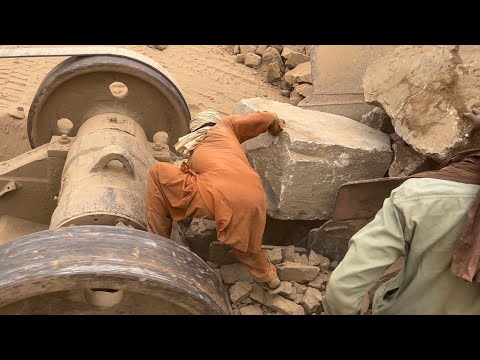 "Who Wins? 4 Operators Battle a Giant Rock Crusher – Insane Show!"
