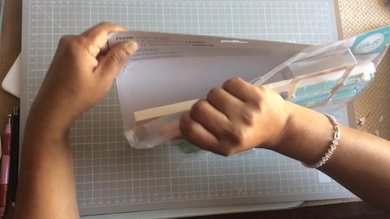 We Are Memory Keepers Frame Punch Unboxing