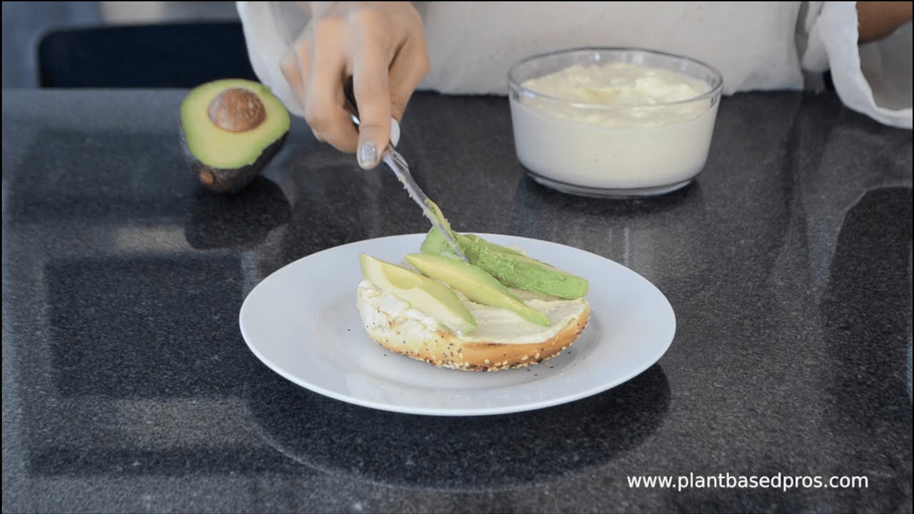 HOW TO MAKE EASY VEGAN CREAM CHEESE FOR BAGELS | Plant Based healthy cashew cheese recipe