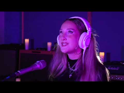 Sydni Cook Performs An Acoustic Version of her 'Trick Daddy' song