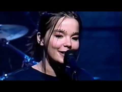 Björk - Human Behaviour - LIVE - (Late Night With Conan O'Brien, 1993).