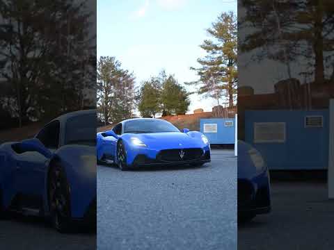 Blue Christmas 🎄 with this Blu Infinito Maserati MC20 🔱