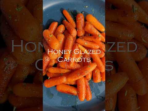 HONEY GLAZED CARROTS - an easy side dish that is sure to please everyone! #recipe